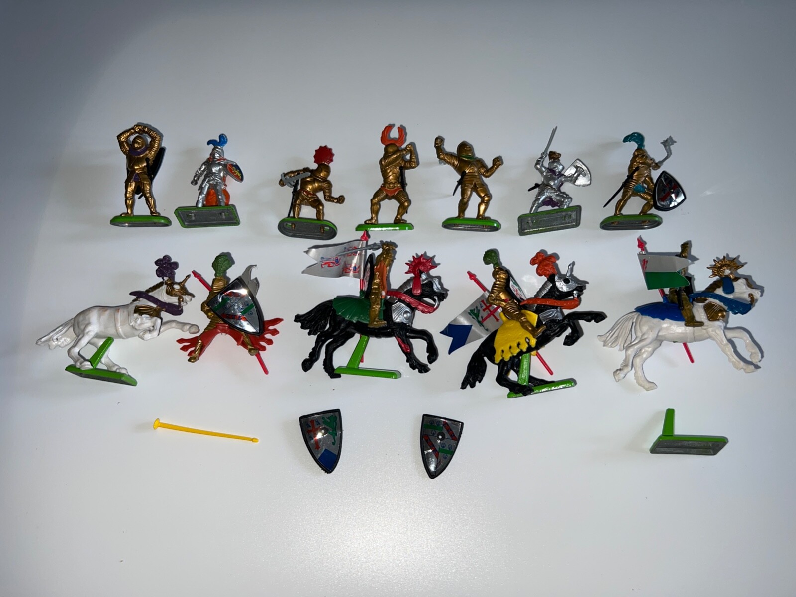 Vintage 1971 Britains LTD Deetail Toy Soldier Medieval Knights Horses ...