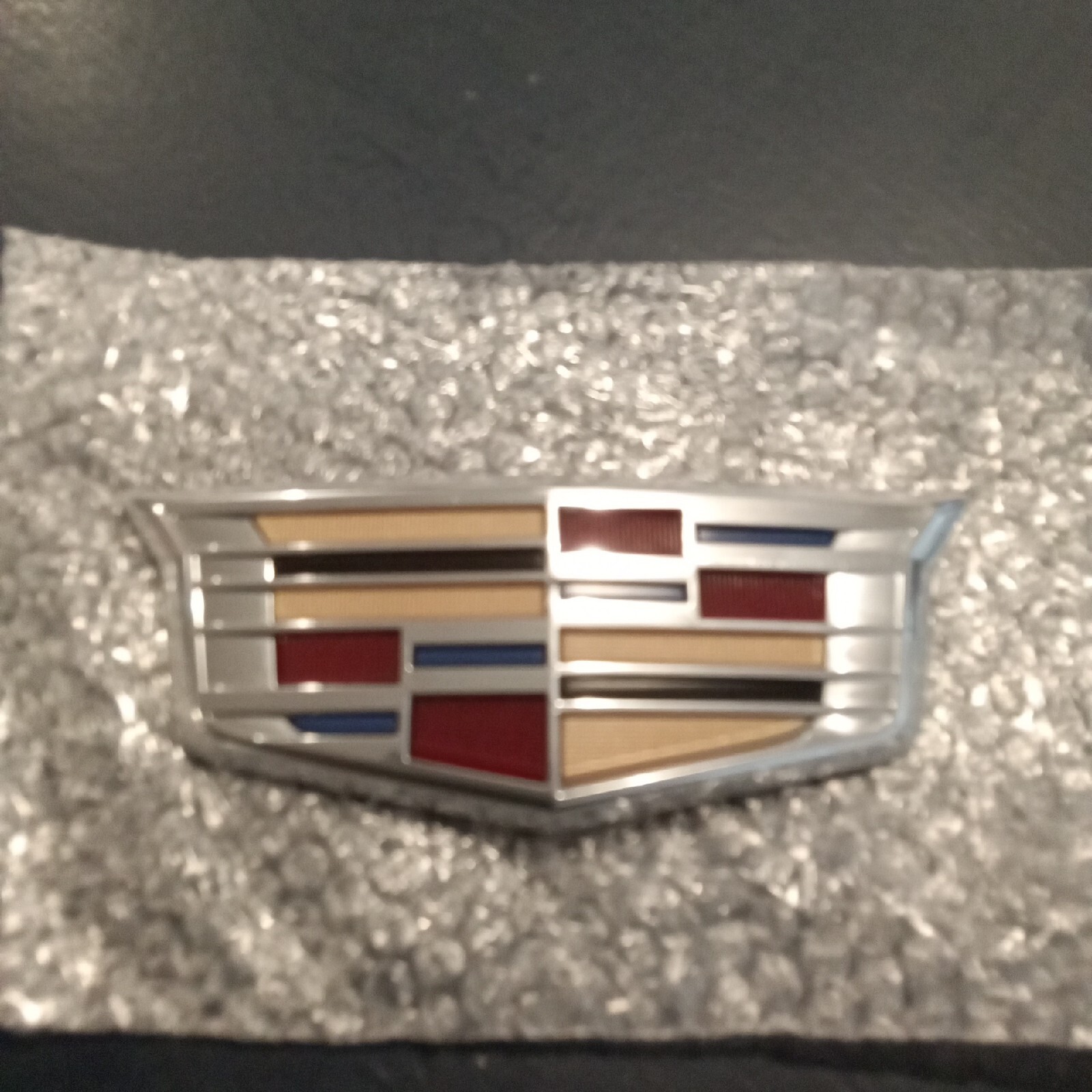 GM OEM 17-23 XT5 Lift Gate Exterior Trim-Emblem 84683022 | eBay