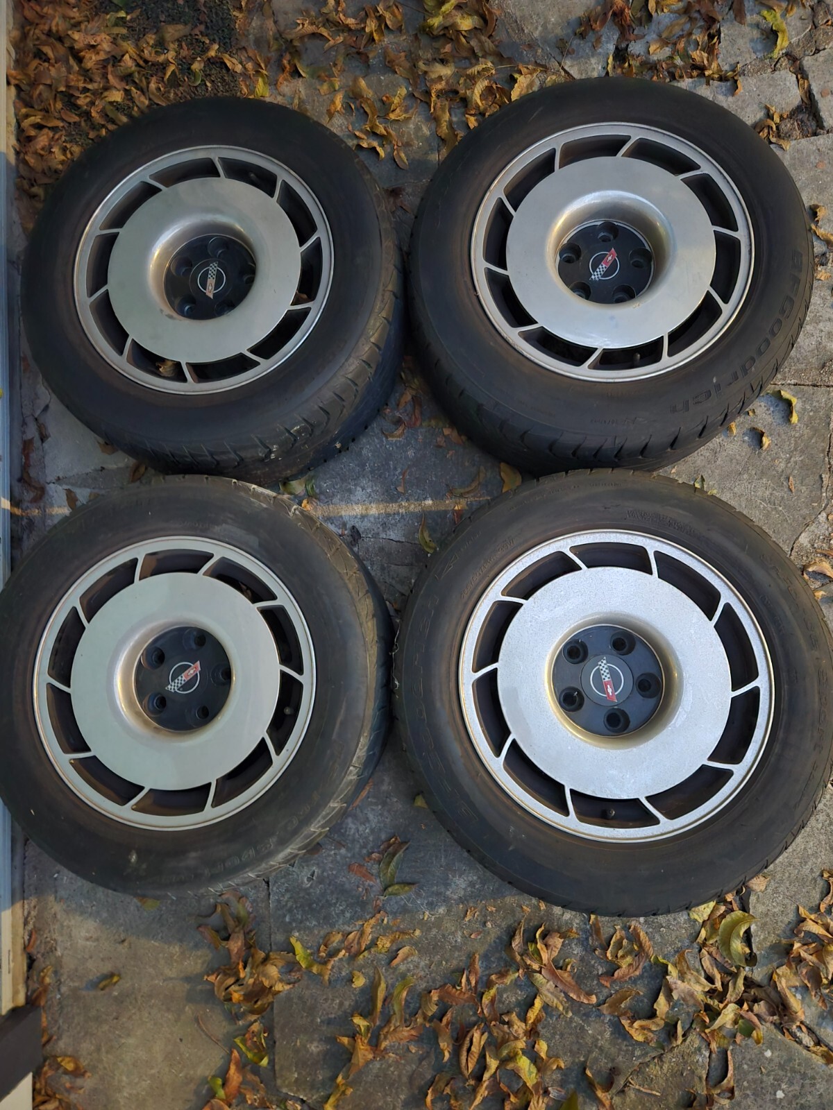 1986 CHEVY C4 CORVETTE SET OF OEM WHEELS Salad Shooters Good Tires ...