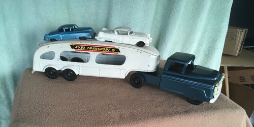MARX 22.5" DELUXE AUTO TRANSPORT With 2 metal Cadillacs & 2 MARX cars ...