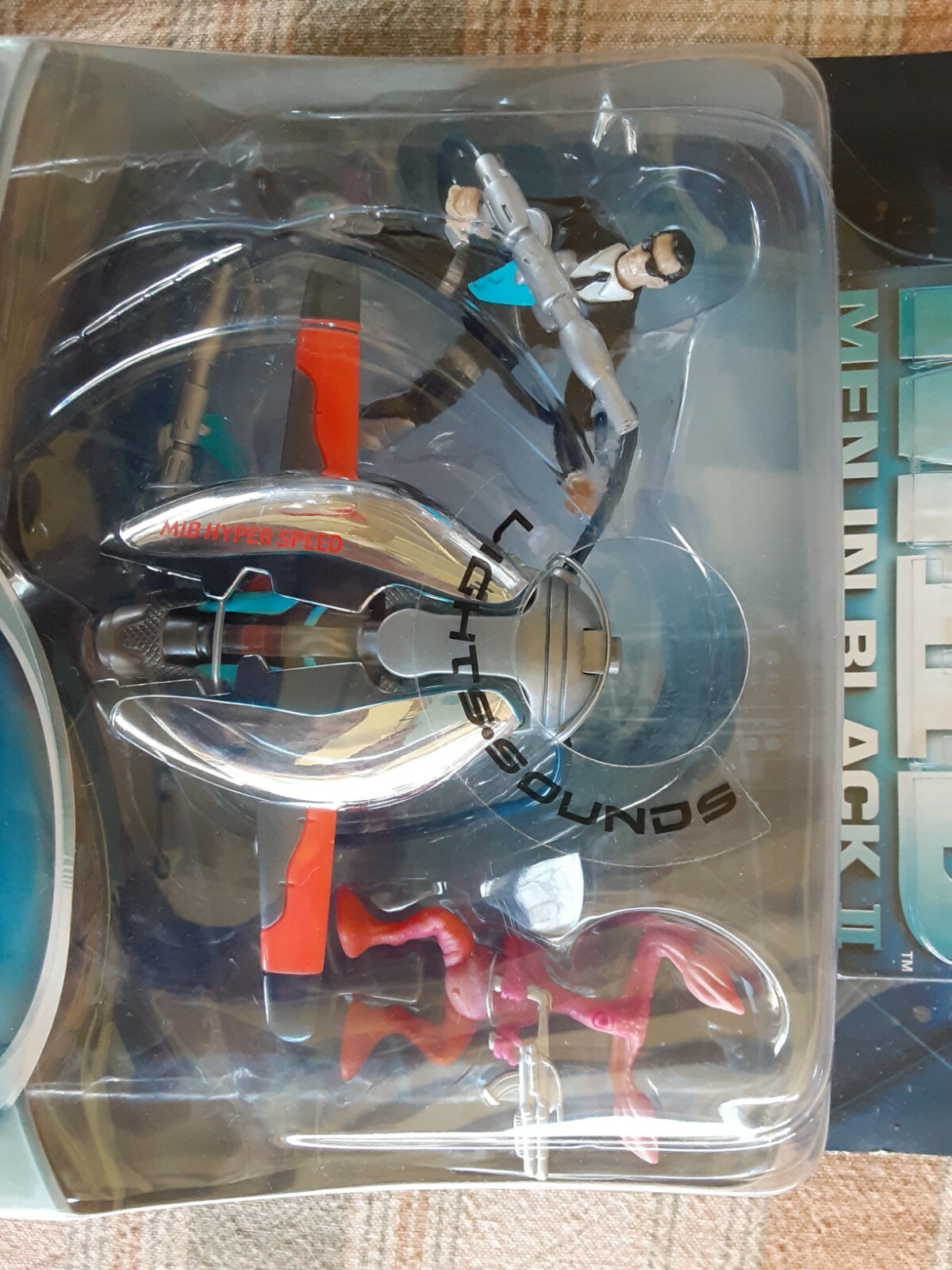 MEN IN BLACK II Agent Kay with Gravitron Flight Pack & Alien, Scrad ...
