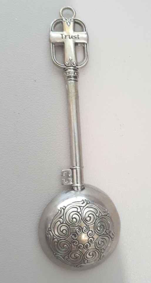 Ganz Keys to Faith Measuring Teaspoon Ornament A SPOON OF A Heap of ...