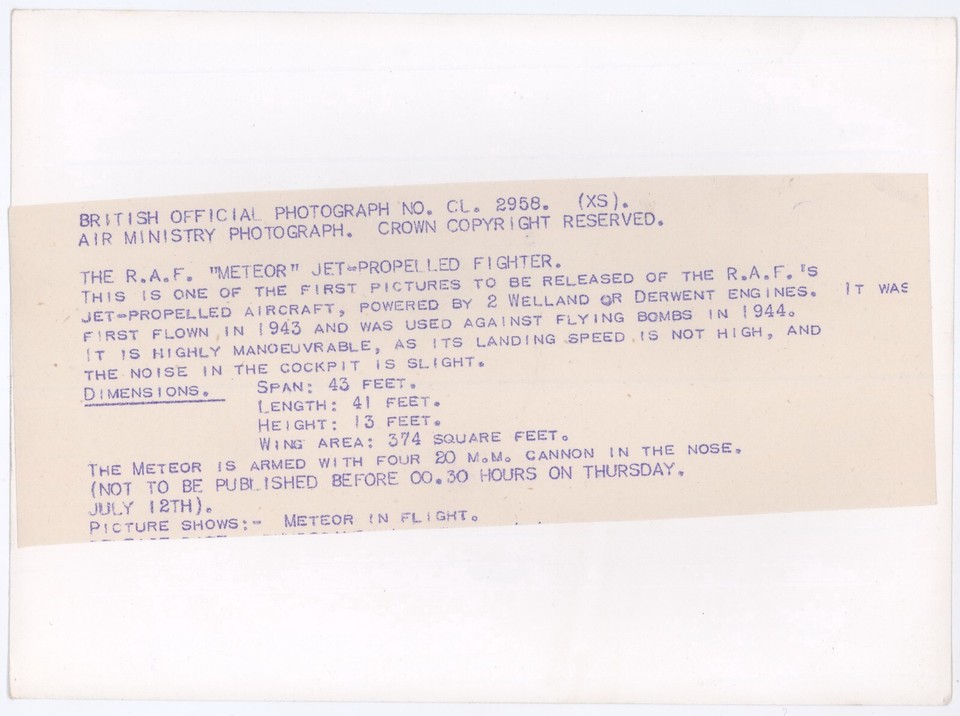 №m221 WW2. British press photo / R.A.F. "METEOR" JET-PROPELLED FIGHTER ...