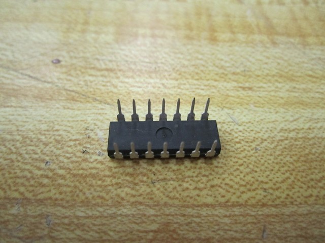 74121PC Fairchild IC TTL Monostable Multivibrator 74121 - NOS for sale ...