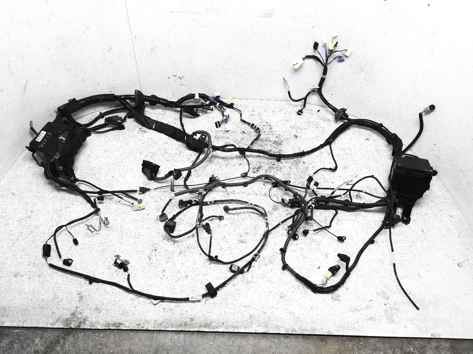 2020-2021 Lexus Nx300 Engine Room Fuse Box Wiring Harness - 82111-78A00 ...