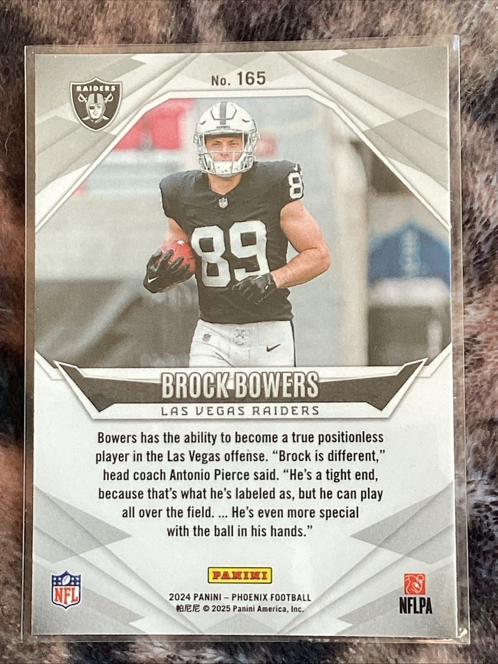 2024 Panini Phoenix - Rookies Brock Bowers #165 Purple Fade Parallel ...