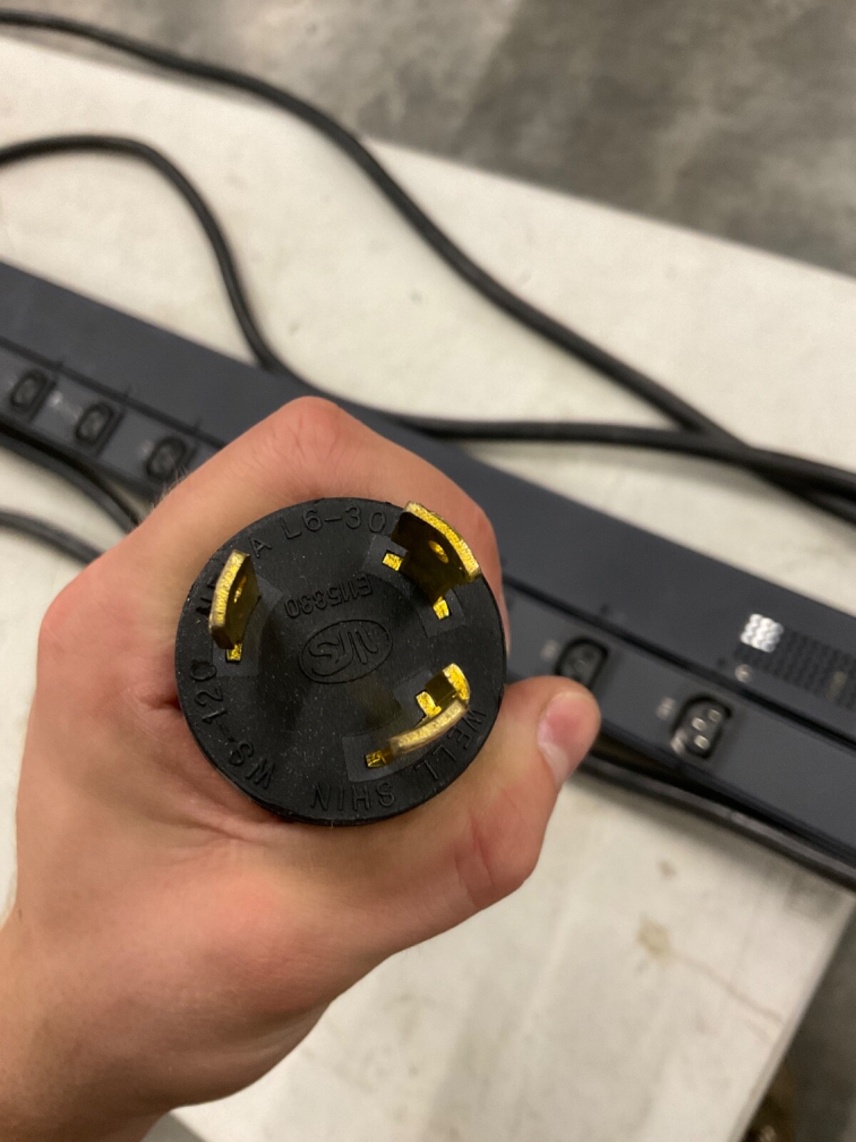 Lot of 2 Avocent SPC1600-AM29 Secure Power Control Strip 16 Outlet L6 ...