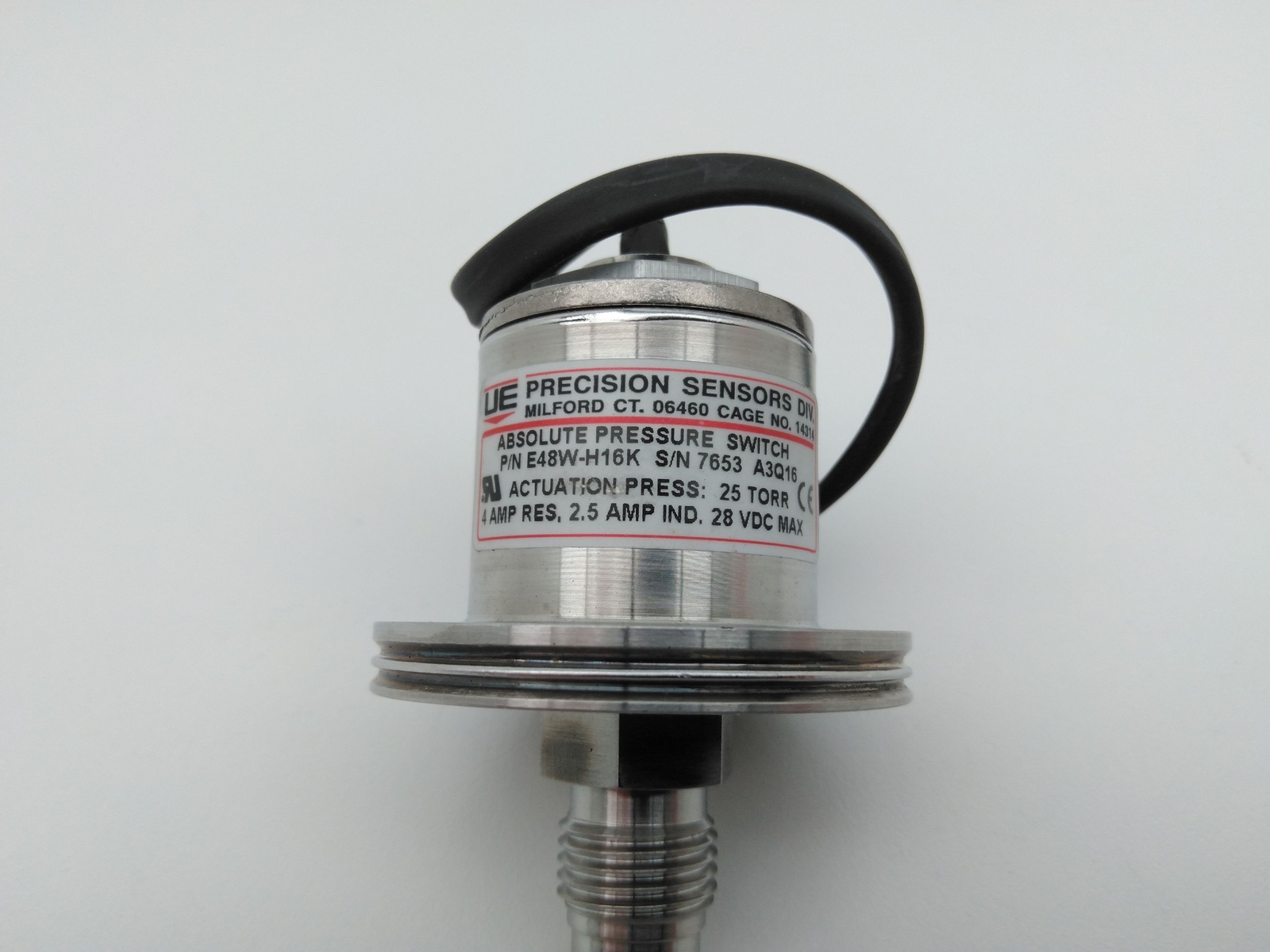 UE Precision Sensors Div. E48W-H16K 25 Torr Pressure Switch 1/4" MVCR ...