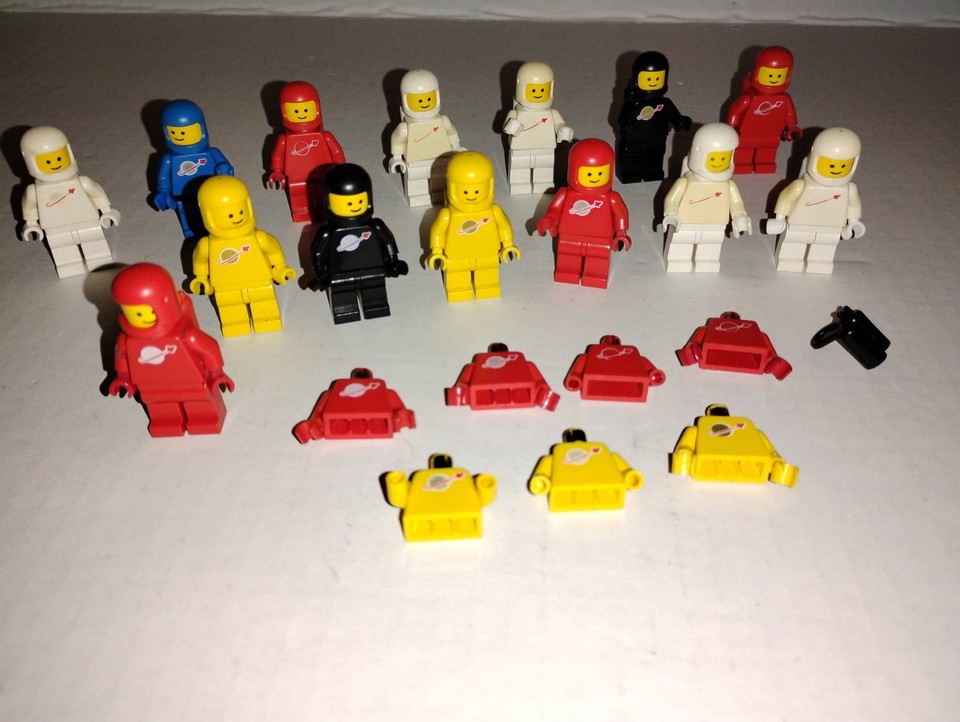 Lot Of 14 Lego Vintage Spaceman Minifigures Plus: 8 Torsos, Weapons ...