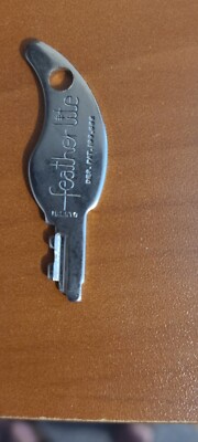 Vintage Presto Featherlite Key # 1742 Trunk Luggage Jewelry Train Case ...