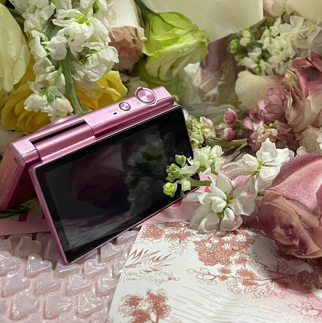 [95 new]Samsung MV800 Flip-out Vlog Camera 16.1MP 5x Optical Zoom Pink ...