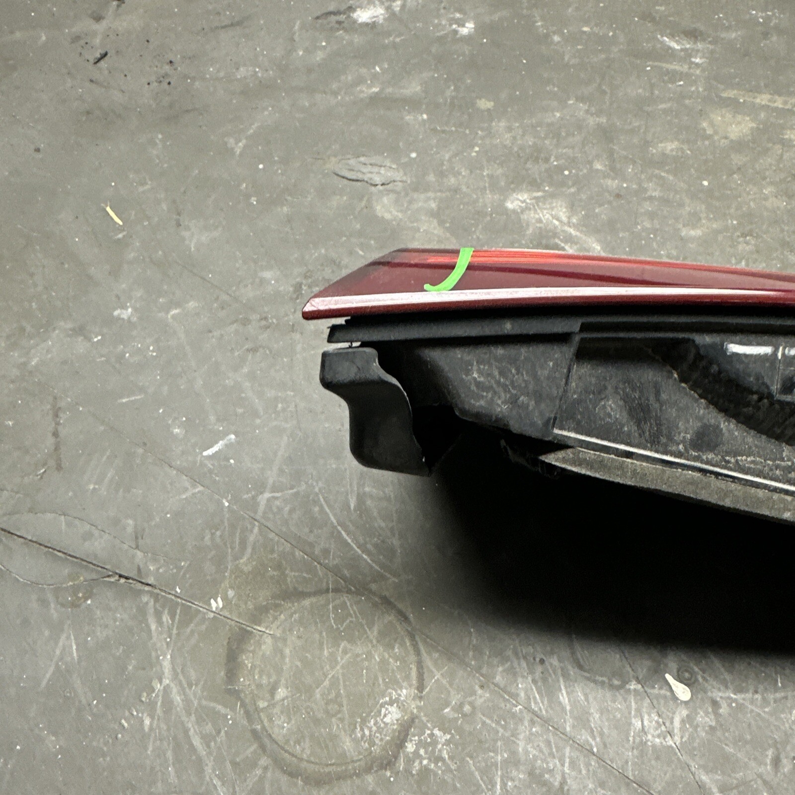 2018 - 2019 CHEVROLET EQUINOX REAR RIGHT INNER TAILLIGHT LIGHT LAMP OEM ...