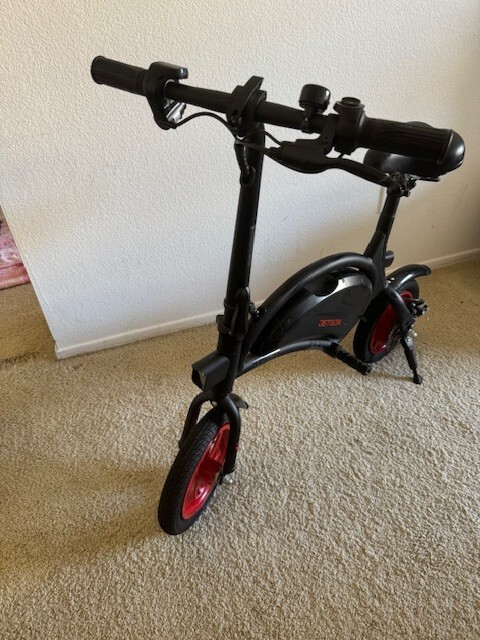 Jetson Bolt Folding Electric Ride-On Bike, Easy-Folding - ONLY RIDDEN ...