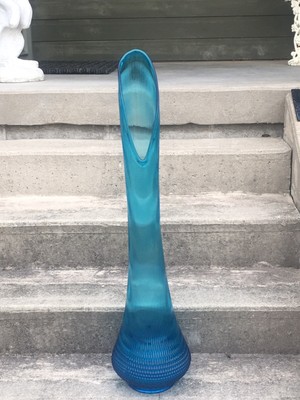 Mid Century LE Smith 35” Blue Glass Simplicity Nubby Butt Swung Floor ...