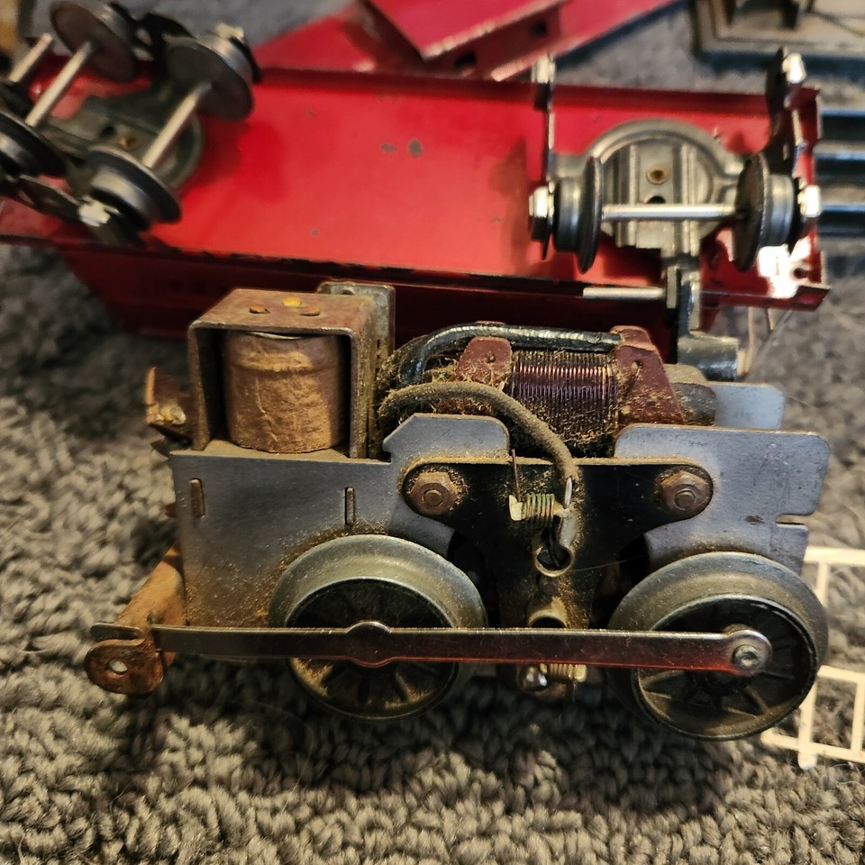 Vintage Lionel Train Set Pieces from the 1950s -- Electronics not ...