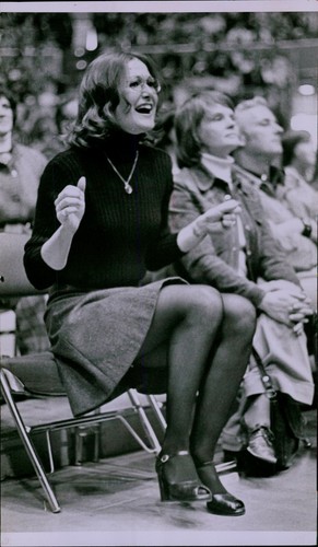 LG829 1975 Original Photo MARY ALICE FOX Jim Wife Seattle SuperSonics ...