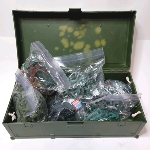 Vintage GI Joe Storage Box Full Of Plastic Army Men Toy Soldier Mixed ...