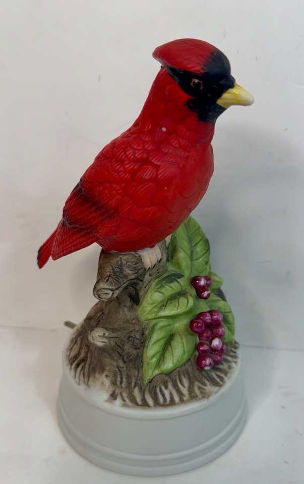 Vintage Red CARDINAL Bird CERAMIC Figurine MUSIC BOX 7.75" | eBay