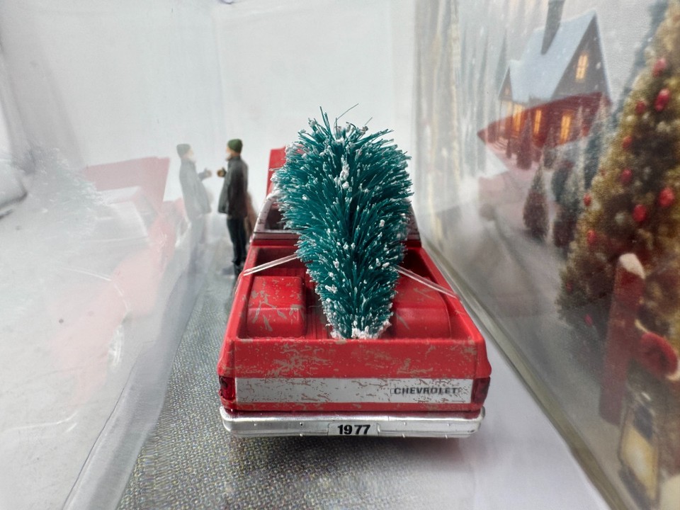 M2 Machines Tree Farm Christmas Scene 1977 Chevrolet Silverado ...