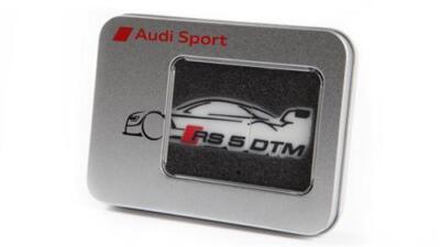 Audi USB-Stick 4GB A5 S5 8T A6 S6 4F B8 8K TT Q5 A4 S4 RS4 RS6 RS RS3 ...
