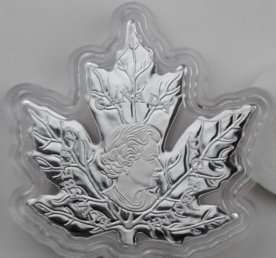 Canada 2016 $20 Canadian Maple Leaf Shaped Coin, 99.99% Pure Silver ...