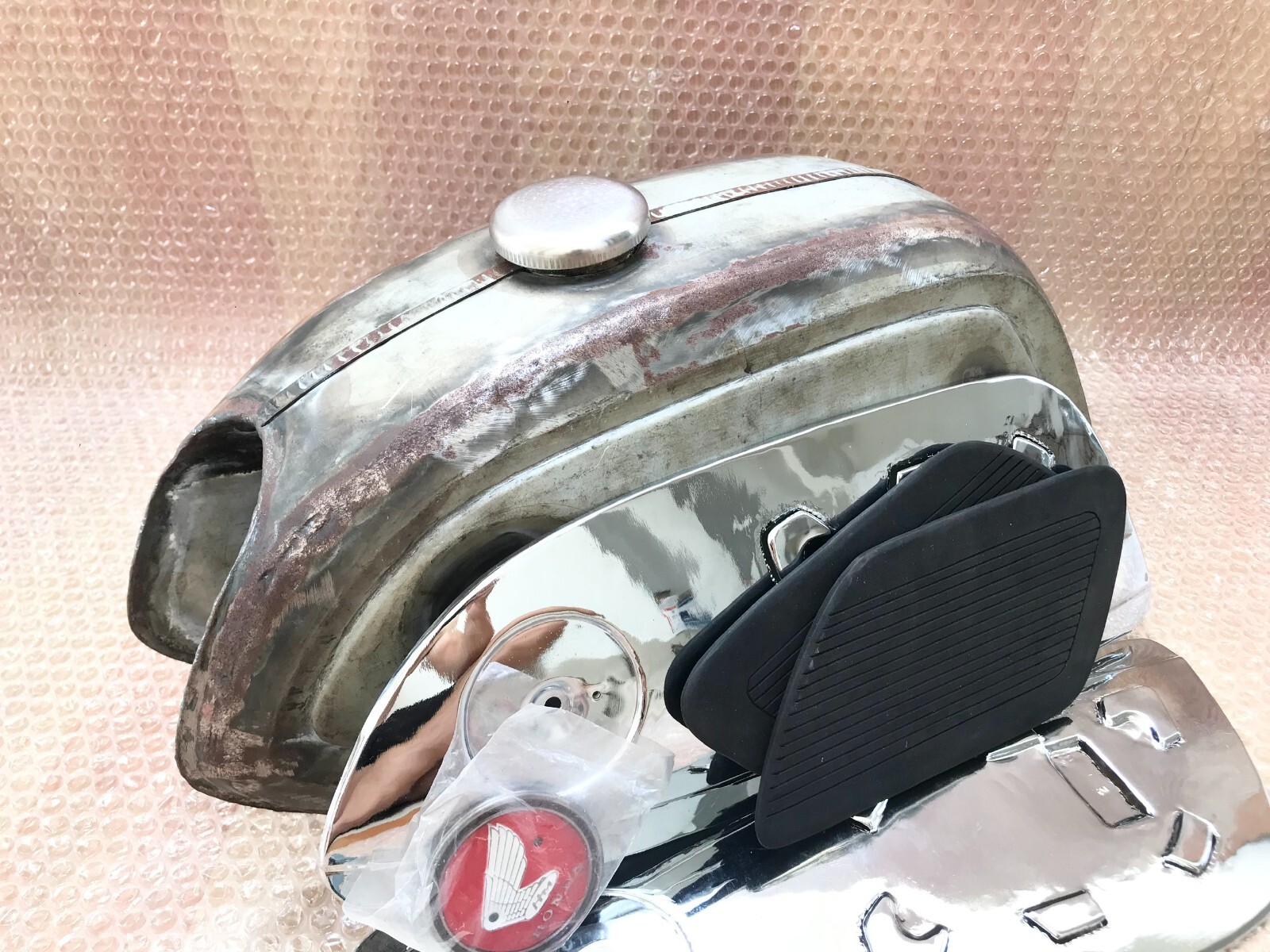 Honda CD50 CD70 CD90 1970-1973 Fuel Gas Tank Emblem, Knee Pad, Cap ...