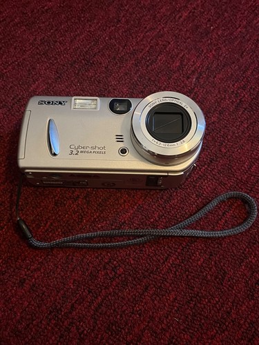 Sony Cyber-Shot DSC-P52 3.2MP 2x Digital Camera - Silver WORKS No ...
