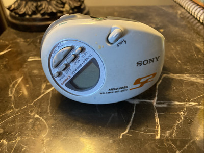 Sony SRFM85W S2 AM/FM Armband Walkman Radio w/strap Functional ...