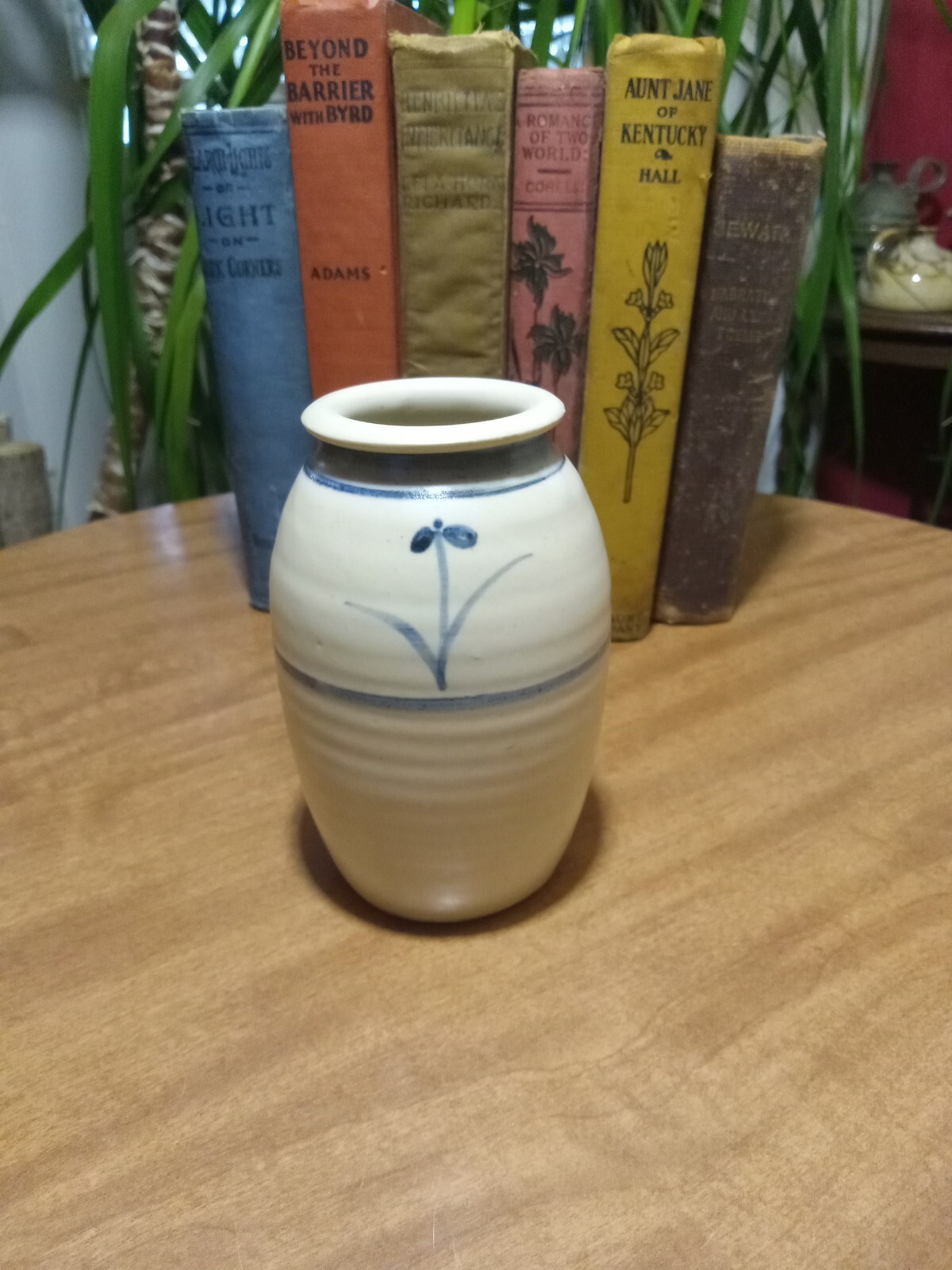 Small Hand Turned And Decorated Clay Pottery Jar/Vase 4³/⁴" Tall Signed ...