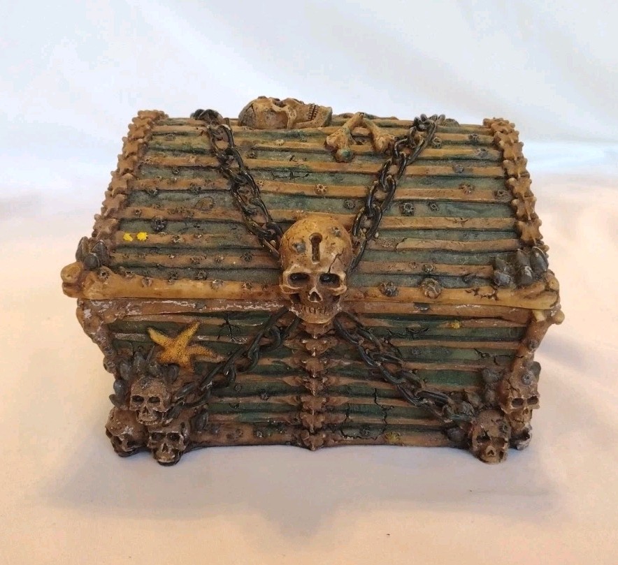 Disney Parks Exclusive Pirates of the Caribbean Davy Jones Treasure ...