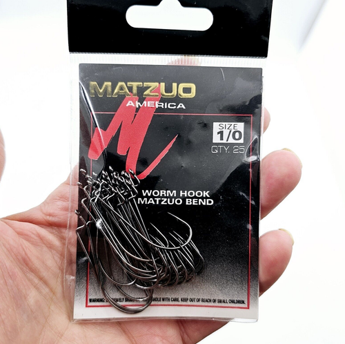 Matzuo America Size 1/0 Matzuo Bend Worm Hooks 25 Count Pack Black ...