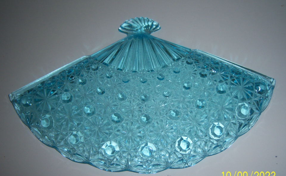 FENTON FAN TRAY AQUA BLUE DAISY & BUTTON PATTERN 10" X 7" | eBay