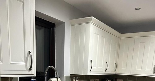 Wren Kitchen Cupboard doors, drawers, side panels & cornice- Cream ...
