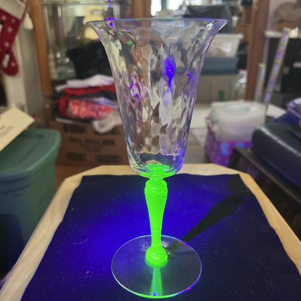 8” Uranium Stemmed Water Goblet | eBay