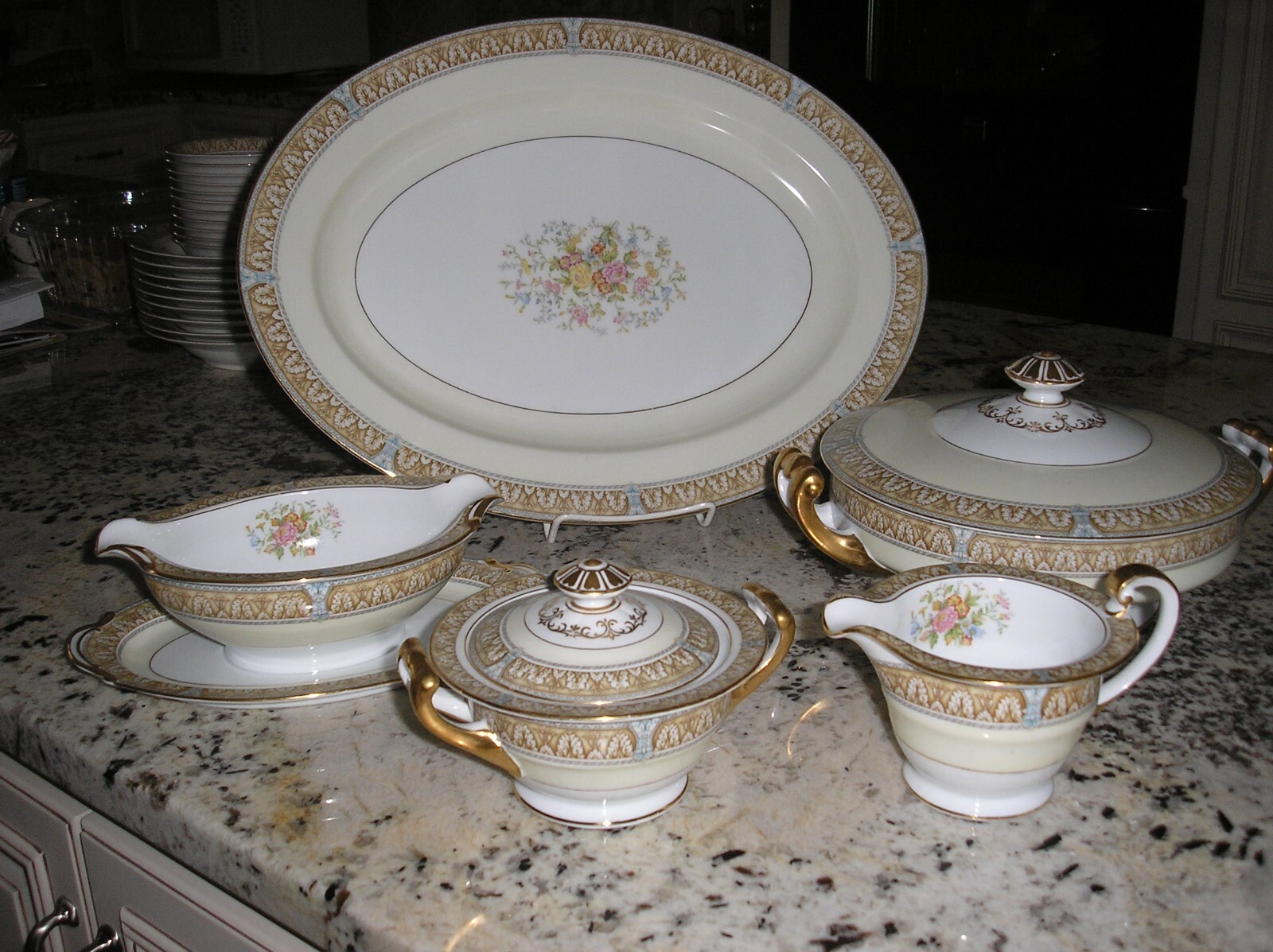 Vintage Noritake China Dinnerware 83 pcs in CLAIRE pattern 657 US ...