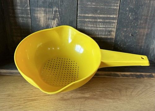 Vintage Tupperware 1 Quart Collander Strainer 1200-10 Yellow - w/Handle ...