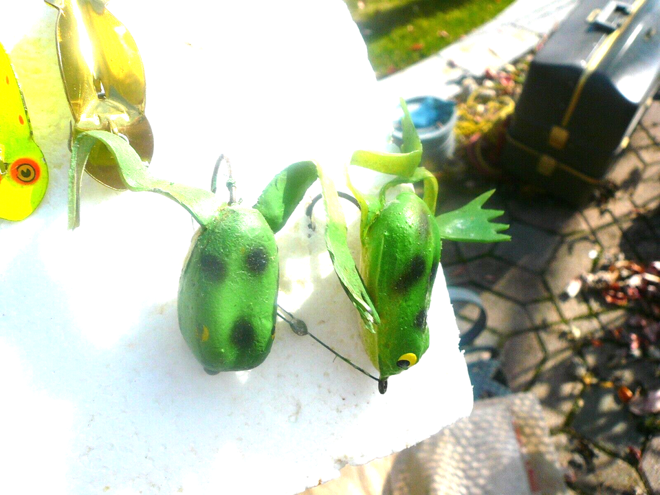 2 VINTAGE BILL PLUMMER FROGS, LEGS INTACT LOVED IN JAPAN | eBay