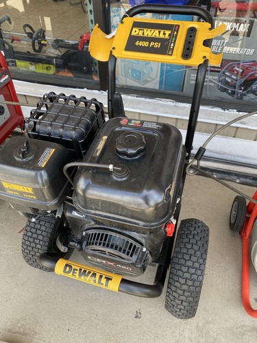 DeWalt 4400 PSI 4.0 GPM Gas Pressure Washer LOCAL PICK UP SOUTH FLORIDA ...