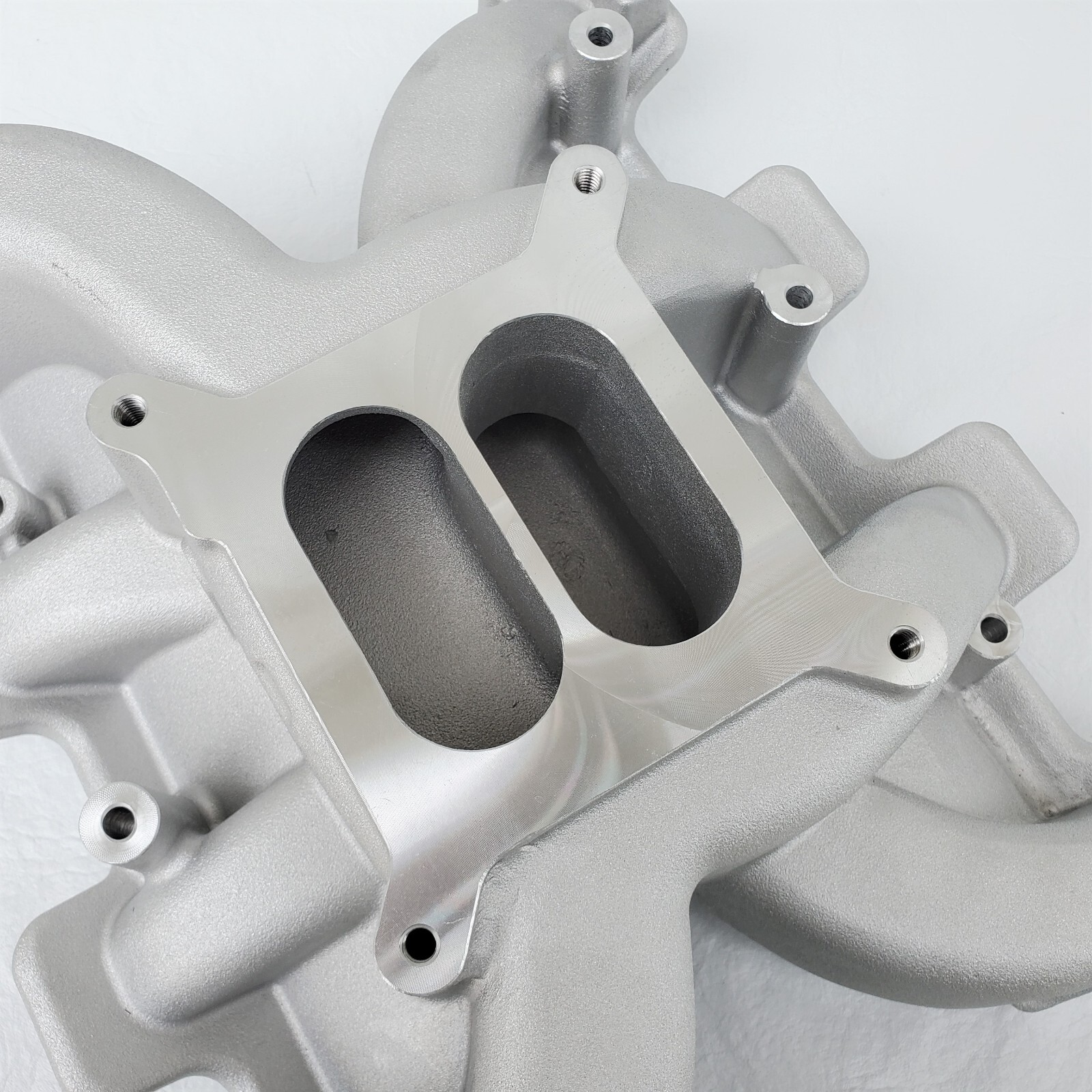 LS1 LS2 LS6 LSX Carburetor Intake 4150 Flange Cathedral Port 4.8 5.3 5. ...