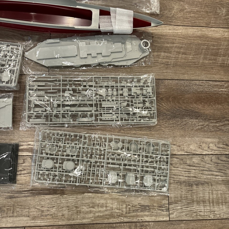 Trumpeter 05302 Royal Navy HMS Hood Battle Cruiser Static Model Kit 1/ ...