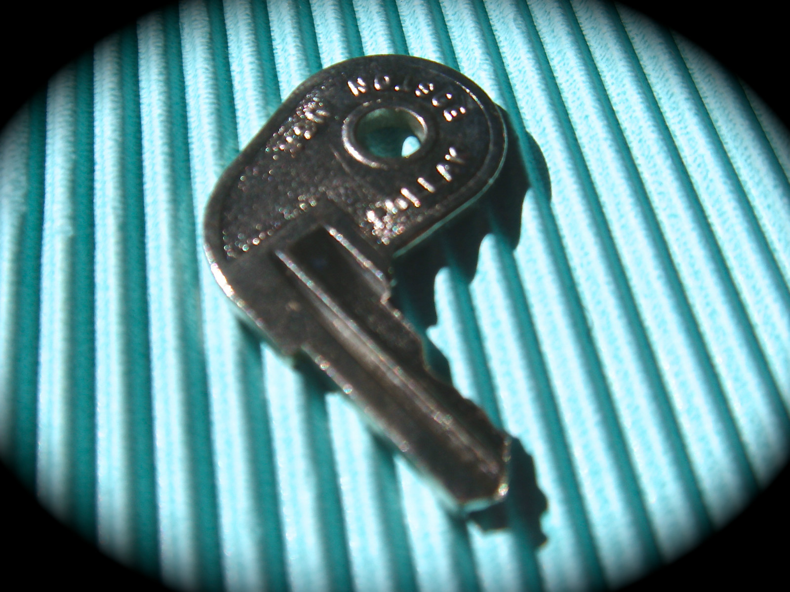 Johnson / Evinrude Keys Cut To Code Number-Pollak 73 Series-LQQK ...