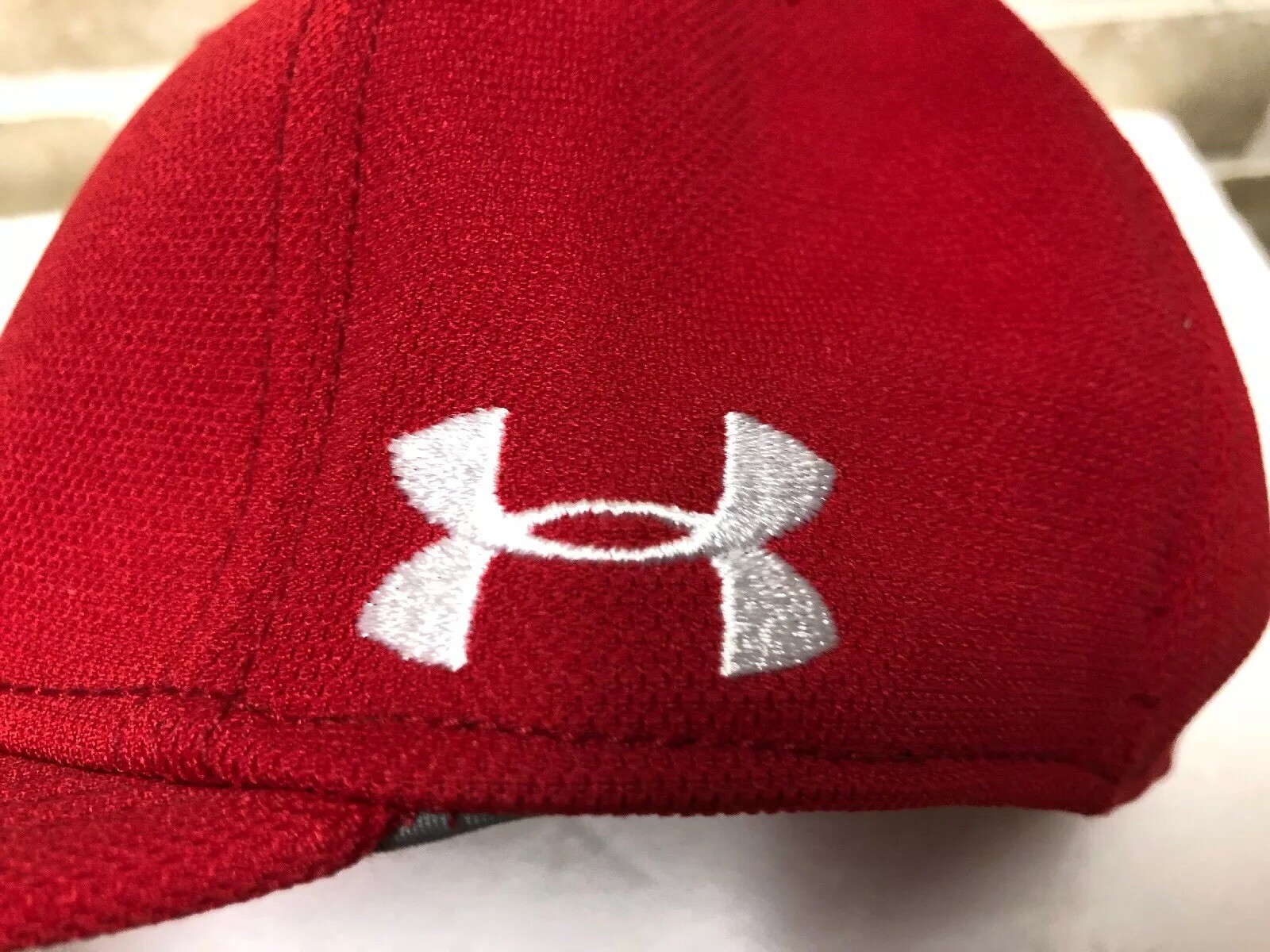 Under Armour UA Red 4 Way Stretch Hat Cap Fitted Size Medium ...