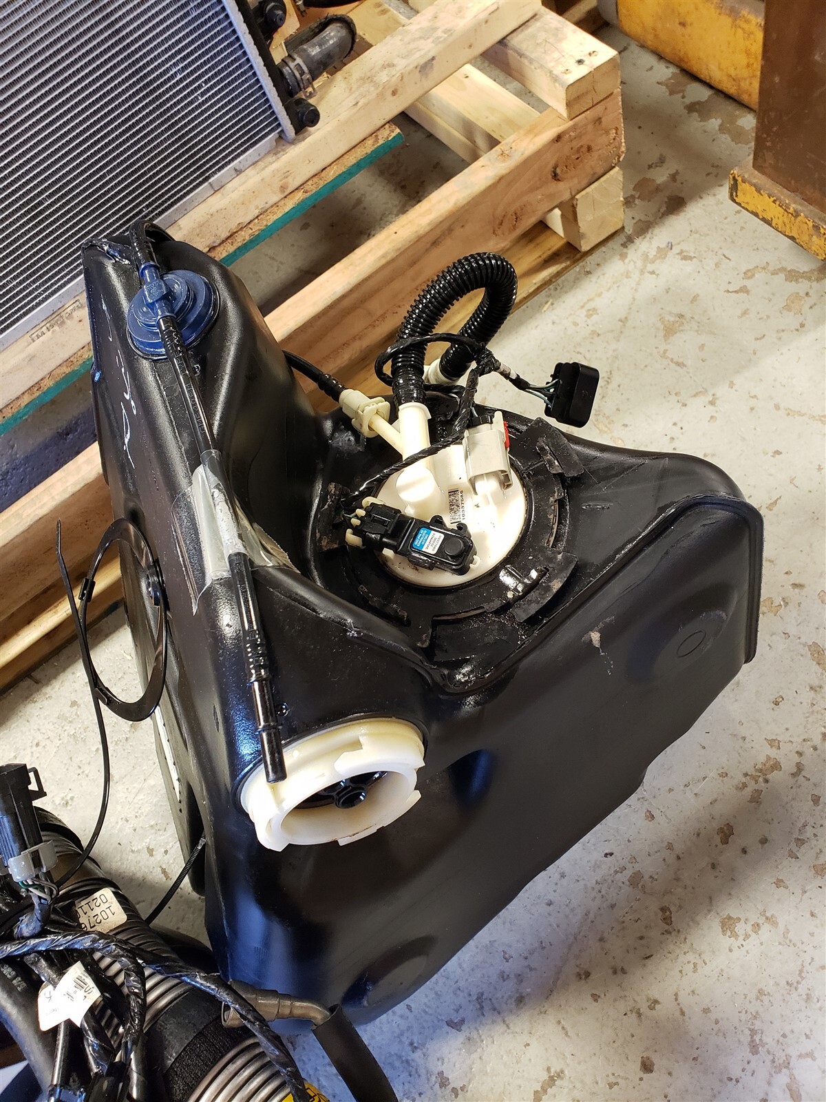 04-13 Corvette C5 and C6 Right Left Side Fuel Tanks Gas Tanks PAIR USED ...