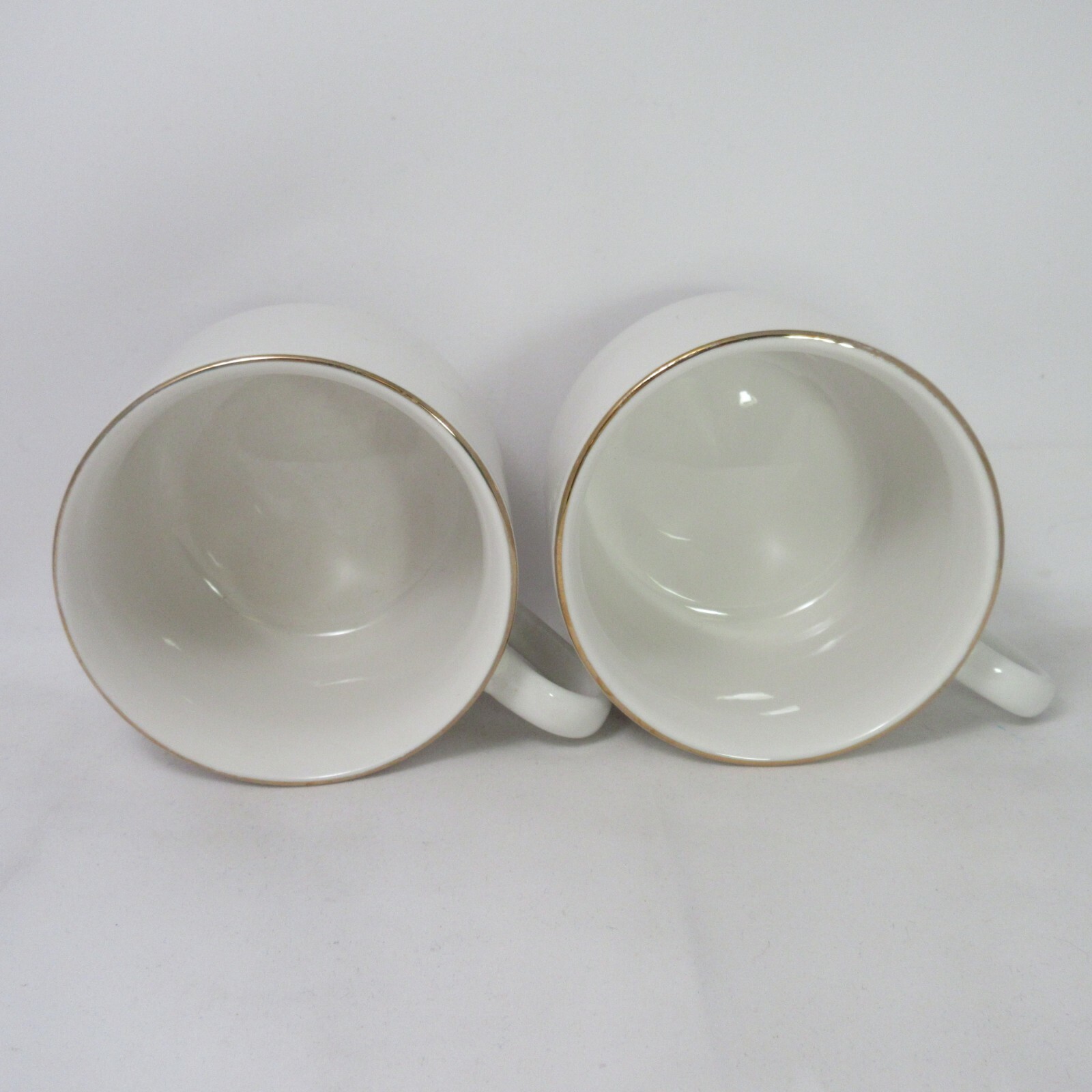 Pair of 2 Robert Stanley Home Collection White w/ Gold Trim 8oz Tea ...
