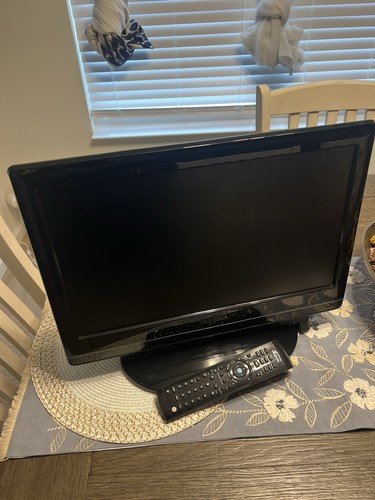 Insignia 19” NS-LDVD19Q-10A Combo LCD TV & DVD Player With Remote | eBay