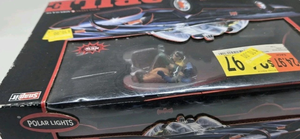 1/25 SCALE POLAR LIGHTS 1966 BATMOBILE BLACK SNAP MODEL KIT #POL824 ...