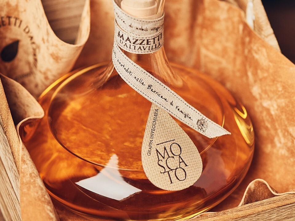 Mazzetti D'Altavilla Grappa Âgé Muscat En Carafe Coffret Piémont | eBay