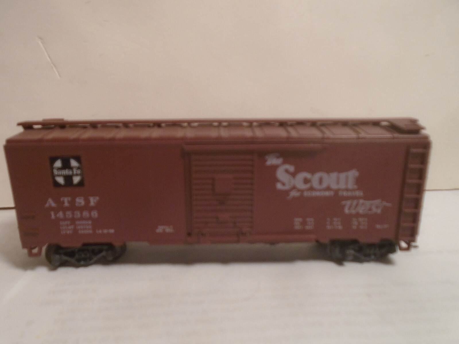 VINTAGE ATHEARN HO ATSF 145386 40' BOXCAR METAL SPRUNG TRUCKS KADEE ...