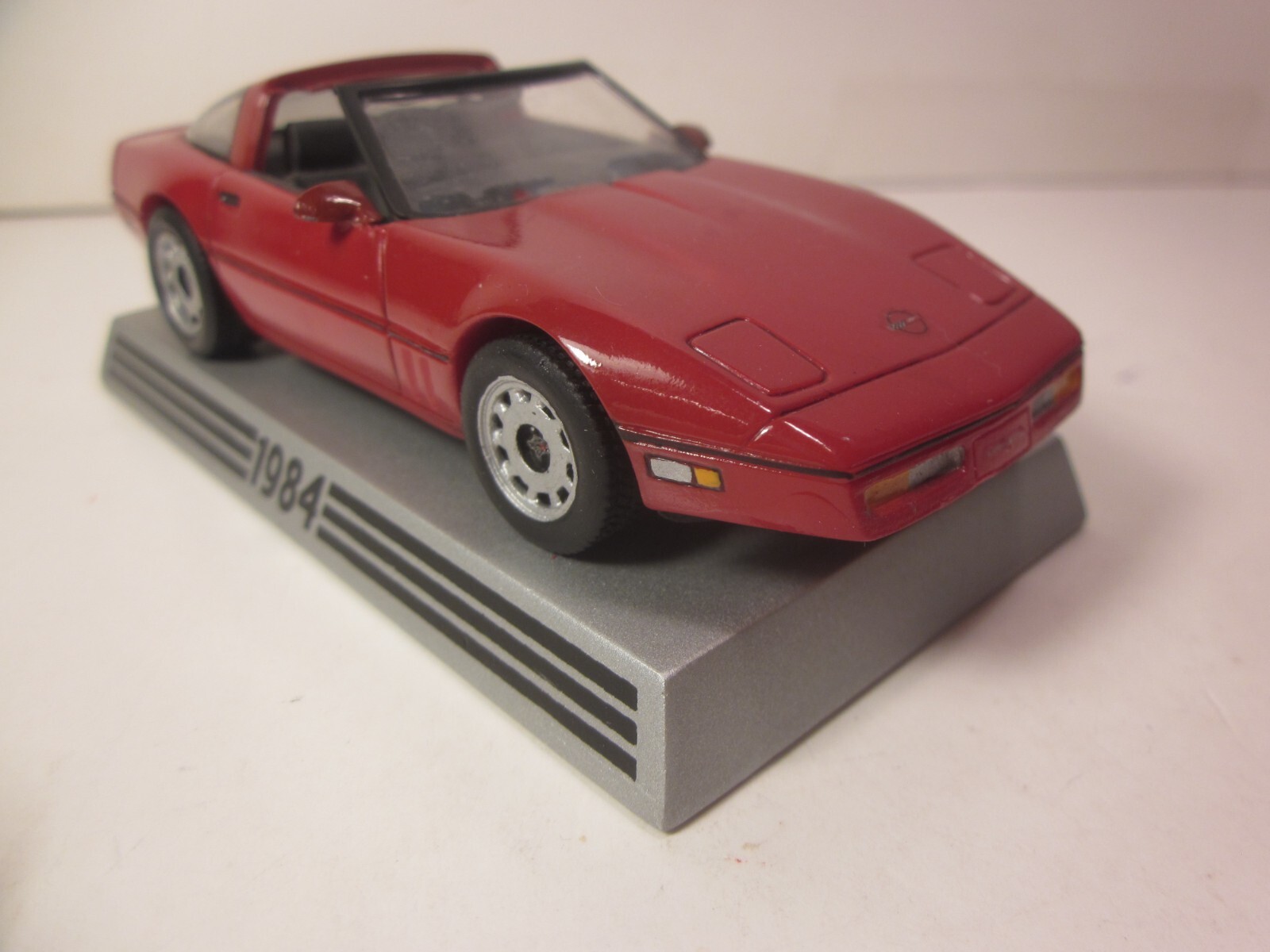 DANBURY MINT 1/43 DIECAST CORVETTE 1984 RED 205 HP COUPE,50th ANNIV ...