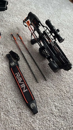 Ravin R26 Crossbow with Hard case, shoulder strap, 4 arrows. Ready to ...